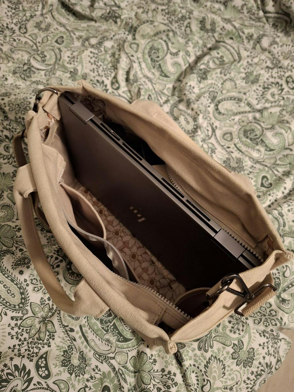 Small Sloane Tote - Taupe – POPFLEX®