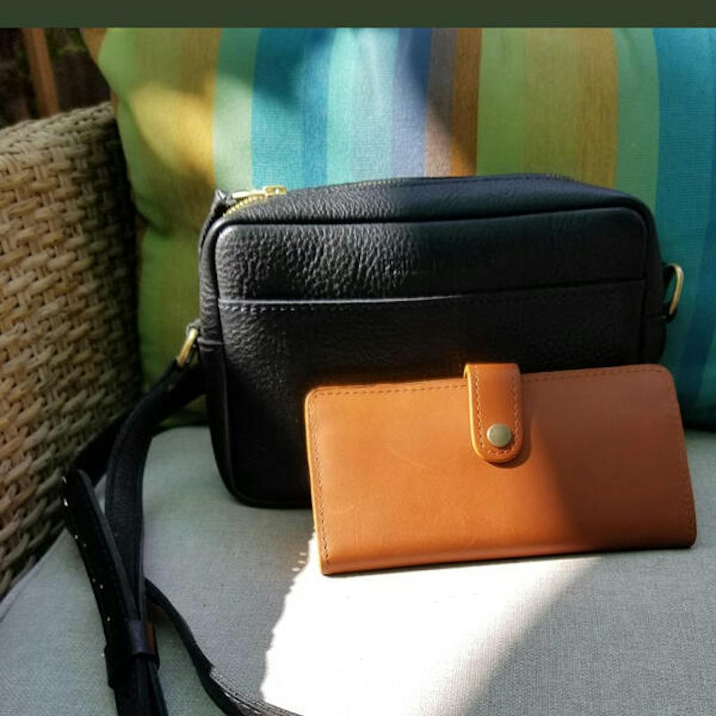 Women's Bi-Fold Wallet | Portland Leather Goods