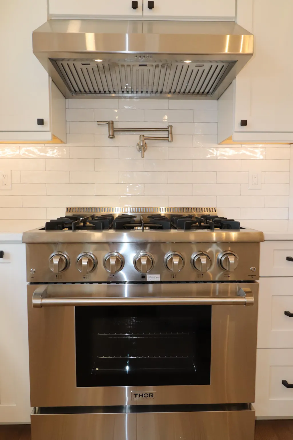 THOR Kitchen 36 in. Natural Gas Burner/Electric Oven Range in Stainles