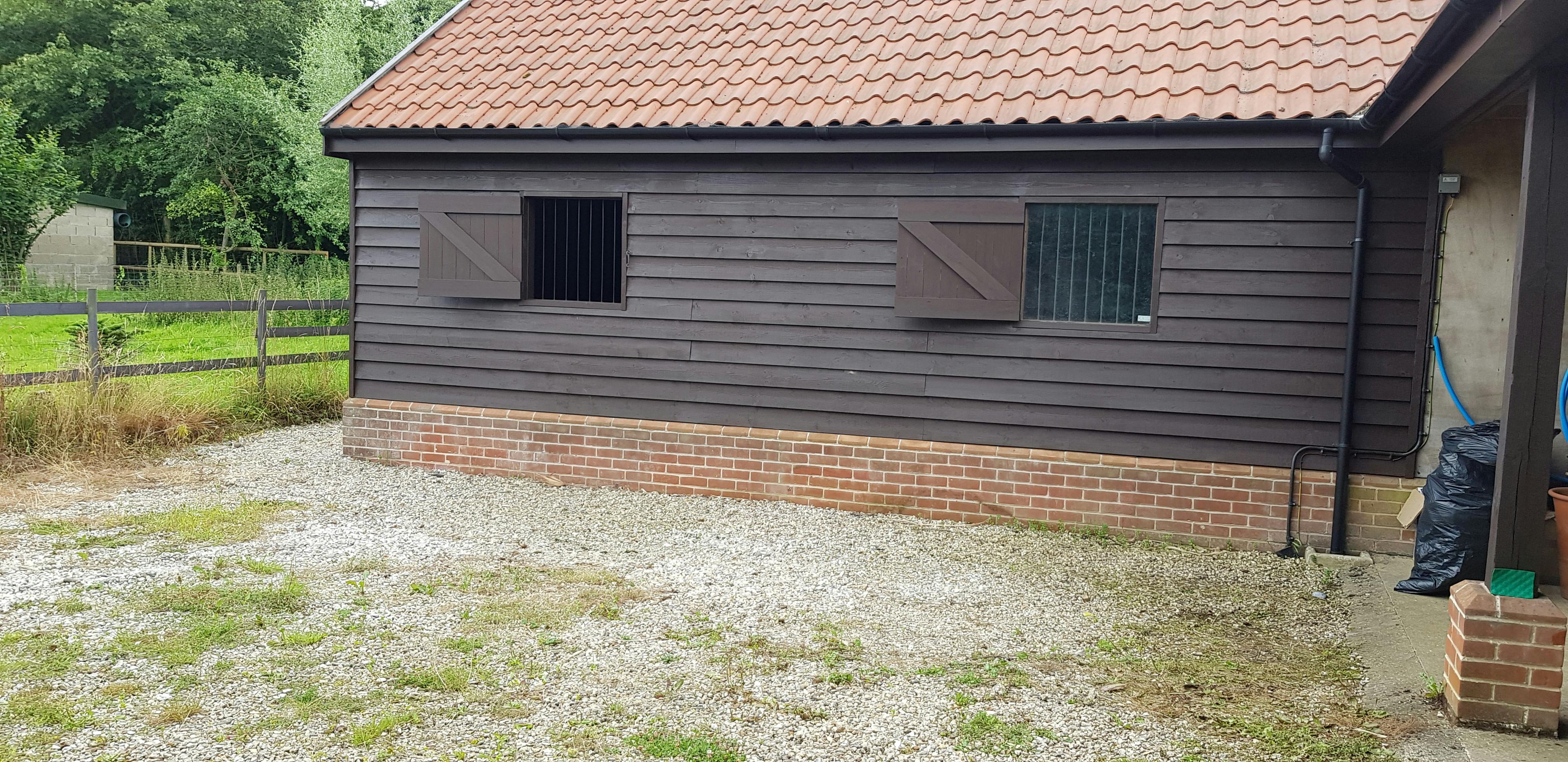 Everest Trade Paints - Acrylic Exterior Ultimate Barn Paint - Availabl ...