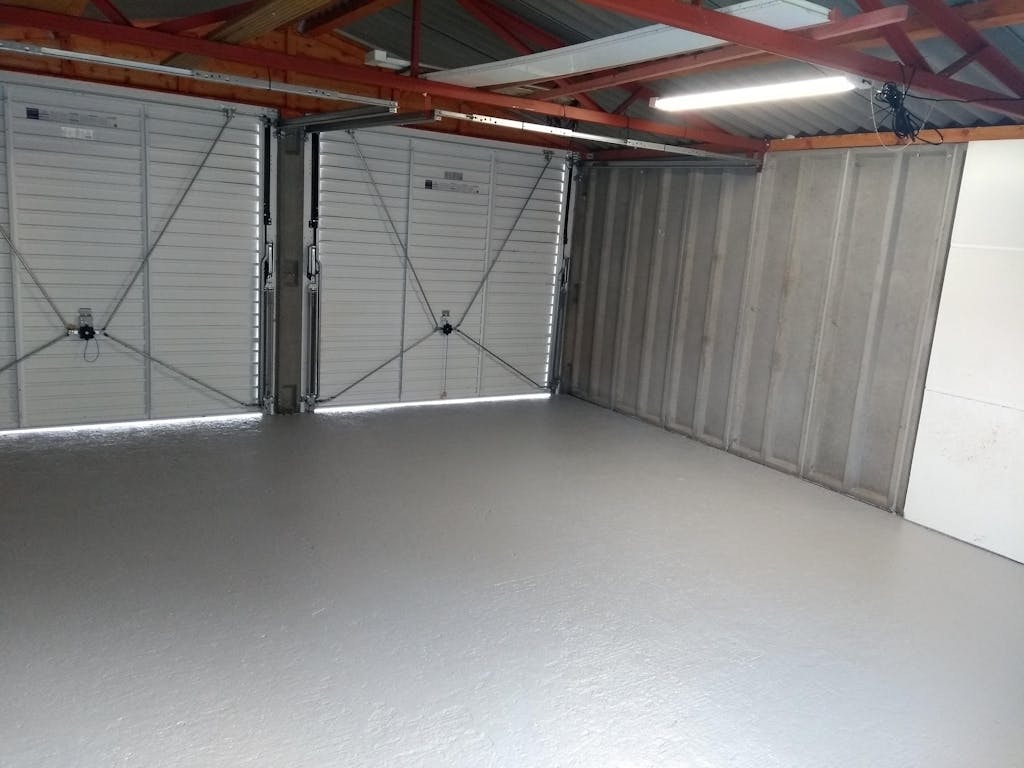 Everest Trade - Industrial Floor Paint - High Build - Polyurethane ...