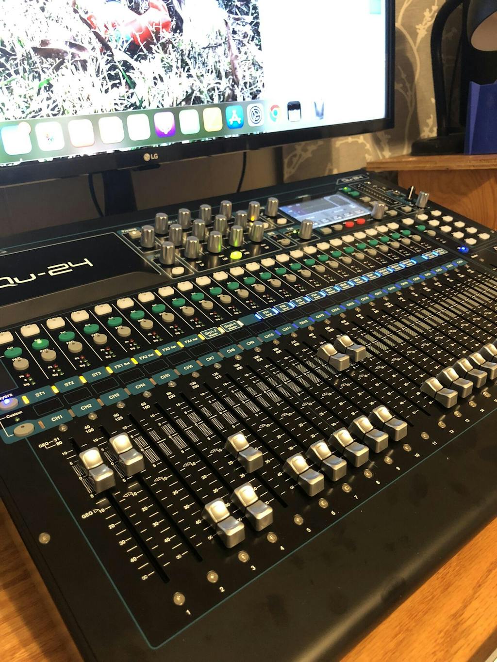 Allen and Heath Qu Classic Series Video Tutorial (Qu-16, Qu-24, Qu-32 ...