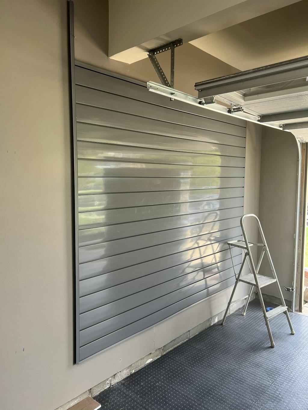 Proslat 8' x 4' PVC Slatwall 32 sq. ft – Proslat US