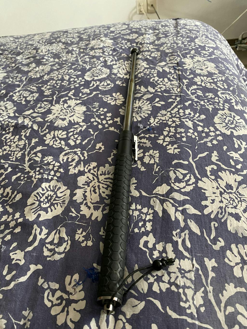 Baston Retráctil Automático MEGA – Armas M&S