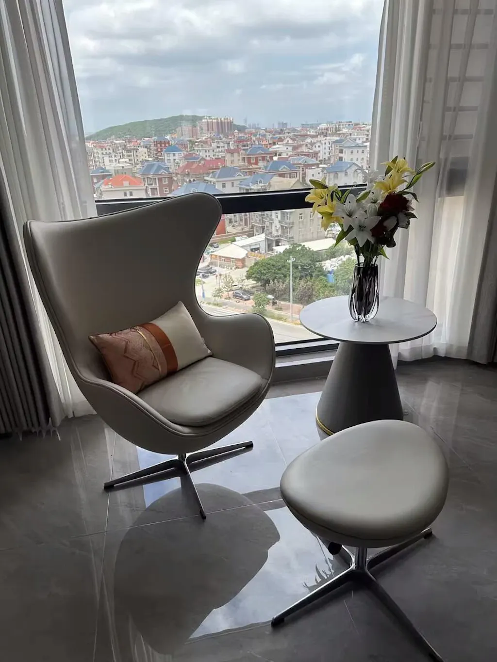 Modern Art Designer Leisure Creative Chair Office Leisure Eggshell Mo ...