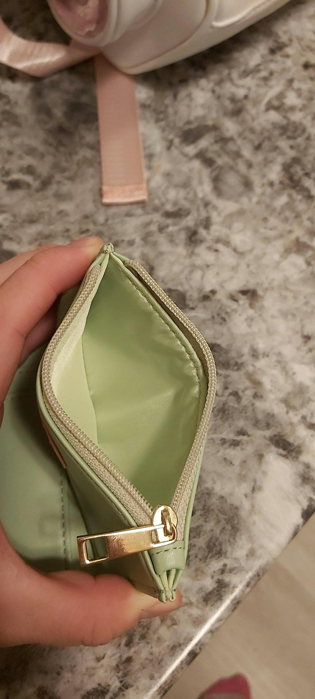 PREORDER Froggy Wallet – Pwuffy