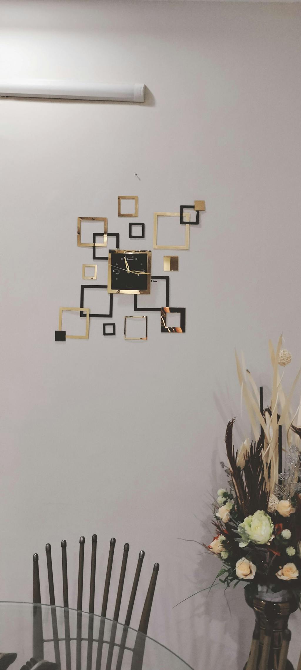 Modern Acrylic Wall Clock | Sleek & Stylish Decoration – Pyari Walls