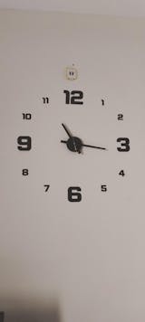 Modern Acrylic Wall Clock | Sleek & Stylish Decoration – Pyari Walls