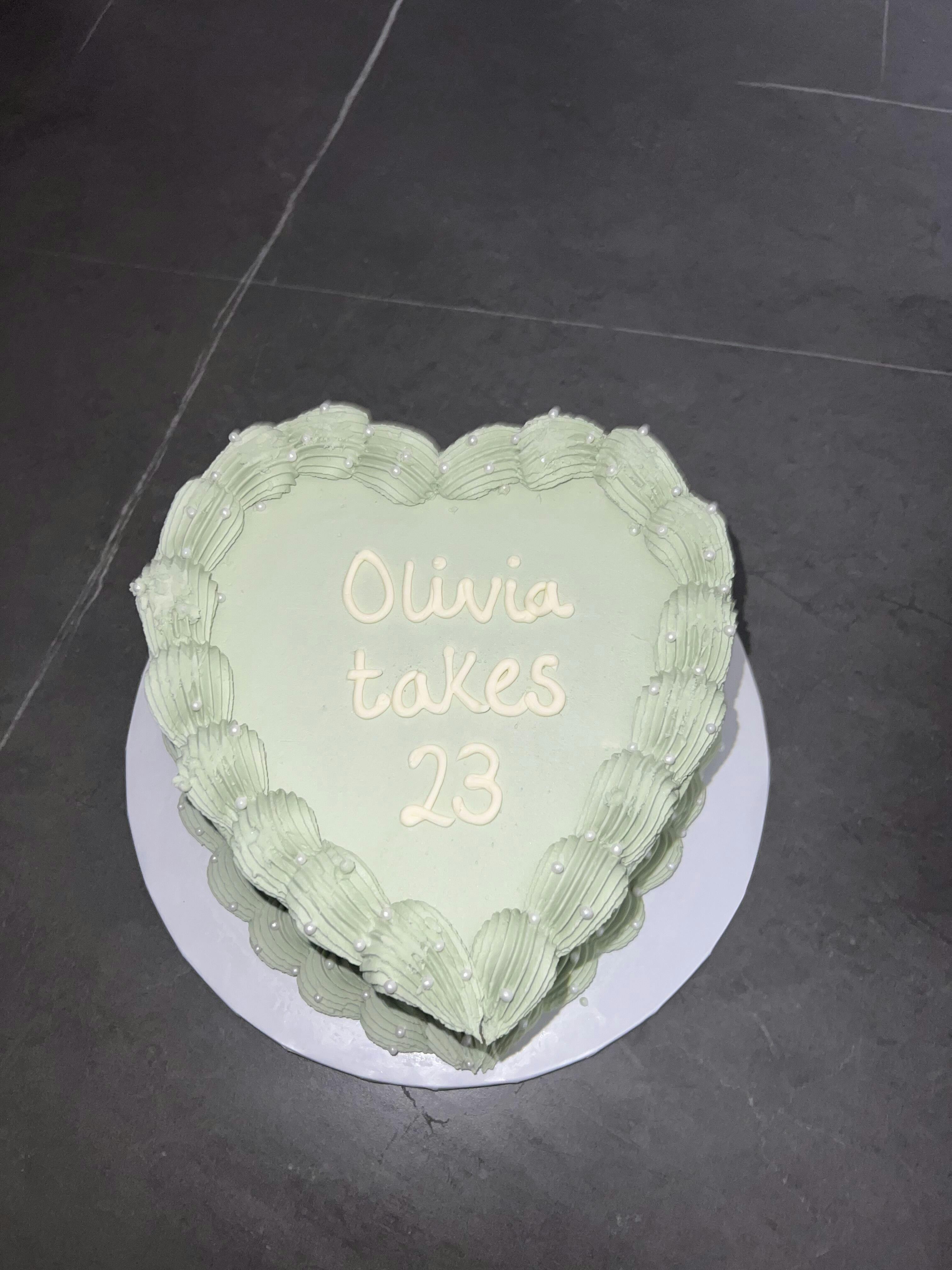 Heart Cake – Q's Bakery