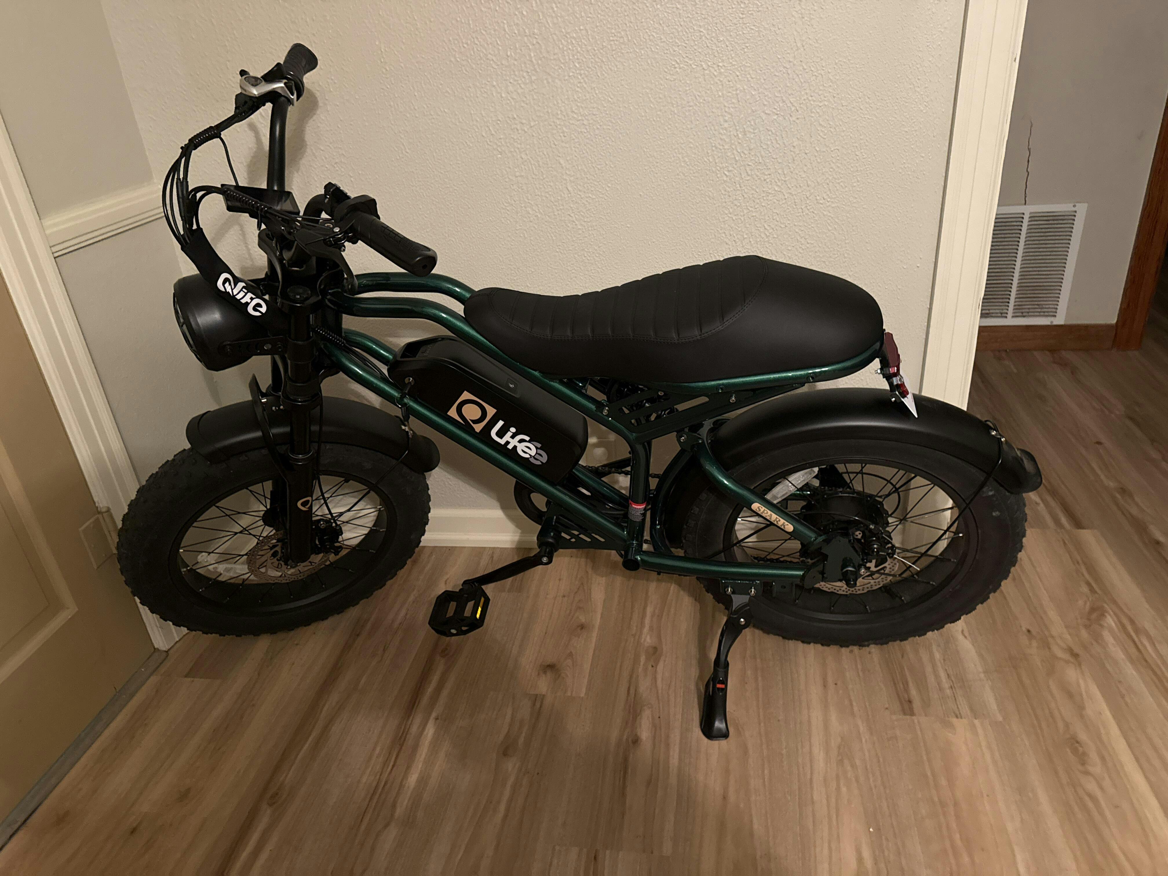 Spark 20x4.0" Moped-Style E-Bike – Qlife Bike