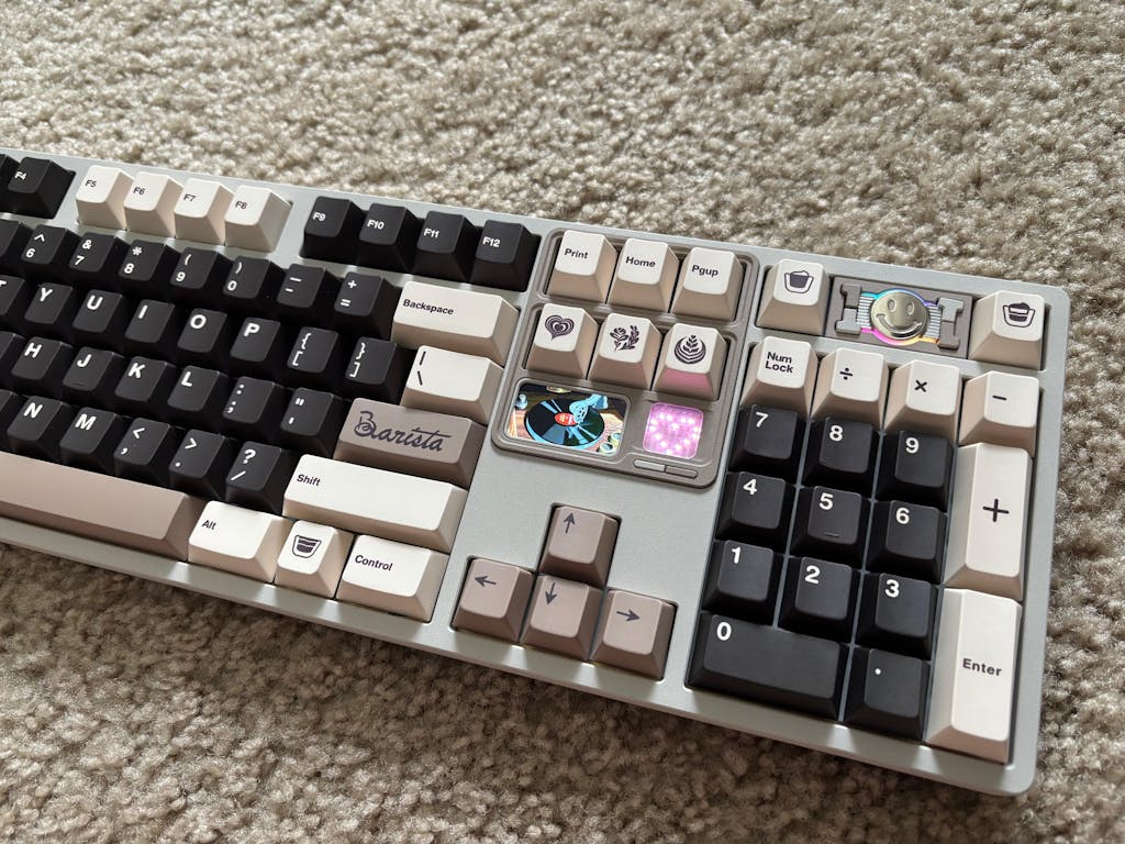 QK101 Custom Mechanical Keyboard – Qwertykeys