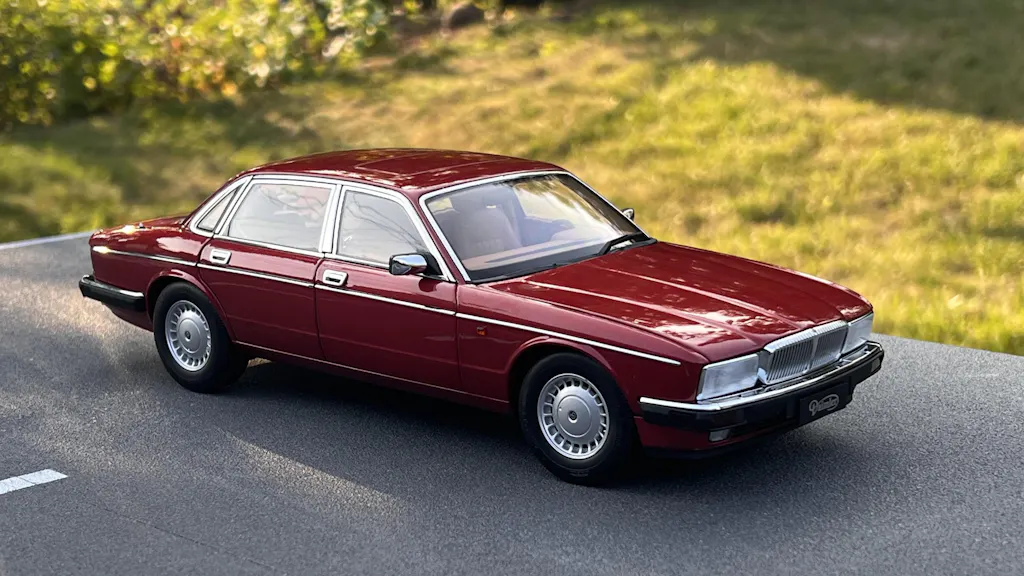 Almost Real Jaguar Daimler XJ6 (XJ40) Red 1/18 Diecast Car