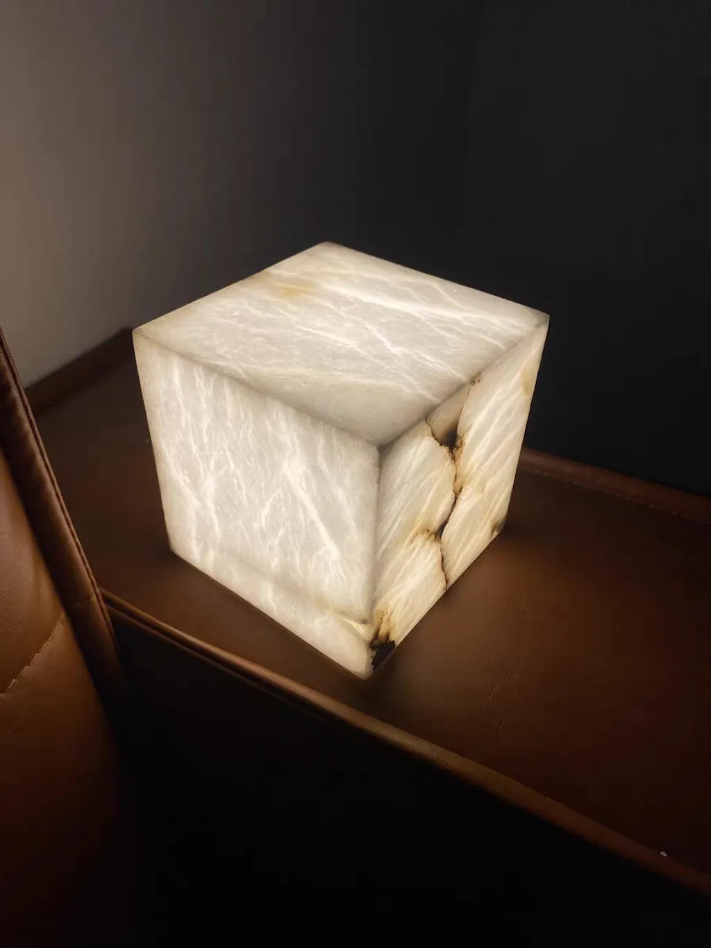 Alabaster Cubic Table Lamp – Radilum