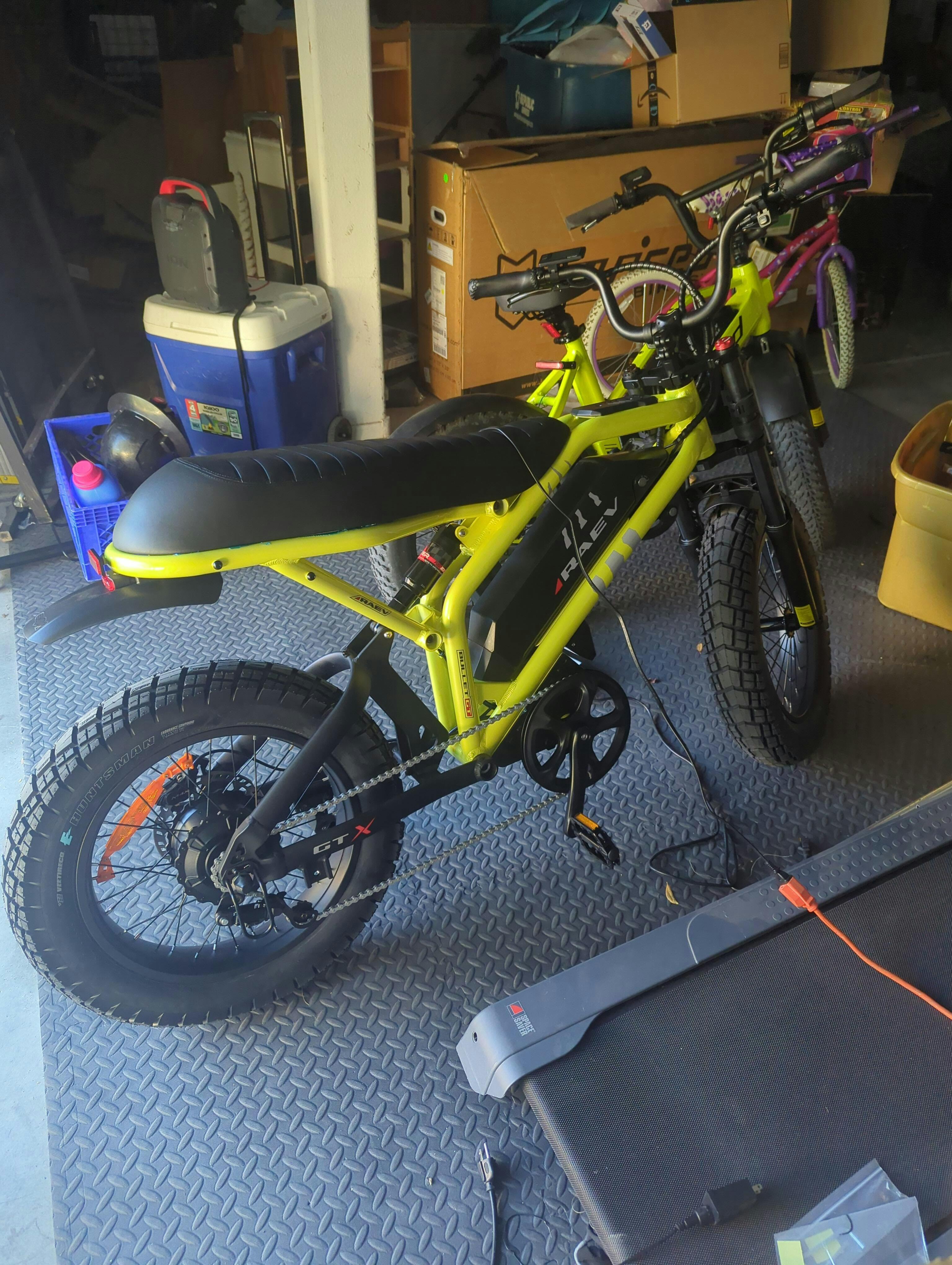 RAEV Bullet GT V2 | Retro Look & Modern Power – RAEV Bikes