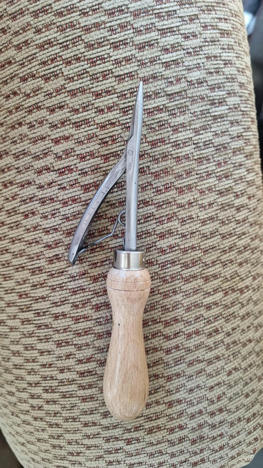 Quality Rag Rug Spring Tool for Shaggy Rag Rugs