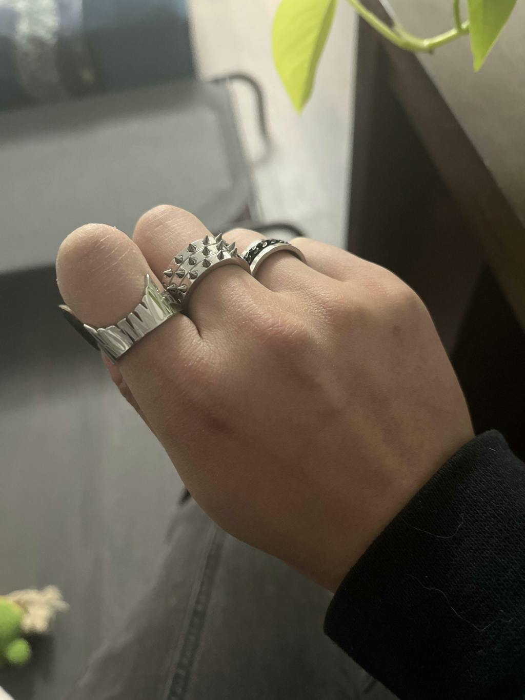 Inverted Romance Ring | RARE-ROMANCE™