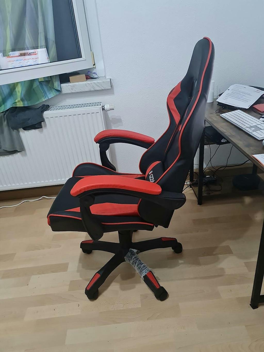 Gaming Chair Ergonomic Design with Headrest and Lumbar Pillow Rotatabl ...