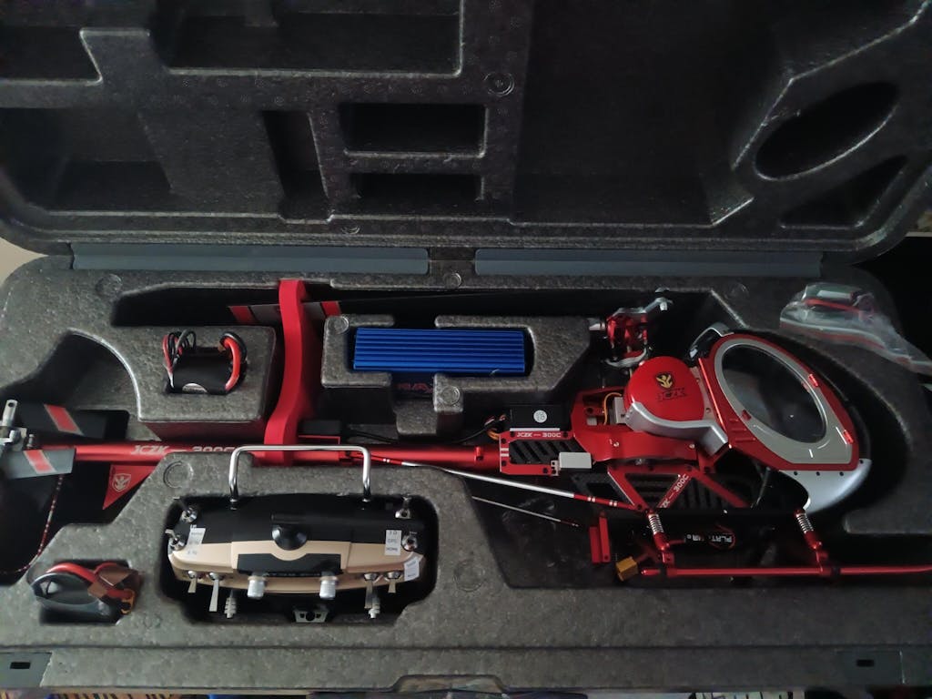 FLYWING FW450L Airwolf 450-Class RC Helicopter 2.4G RC 6CH Electric Ai ...