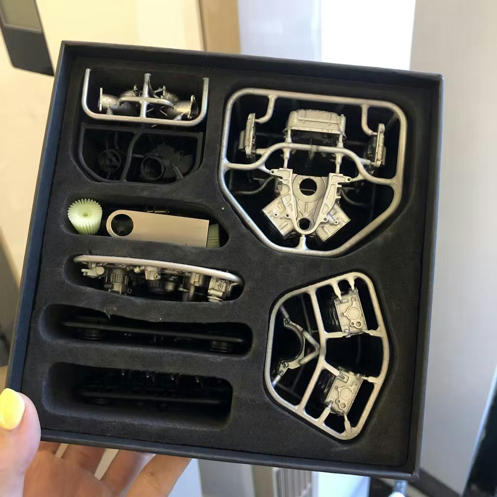 DIY Miniature V8 Mini Motor V8 Engine Model Kit Red – RCGOFOLLOW