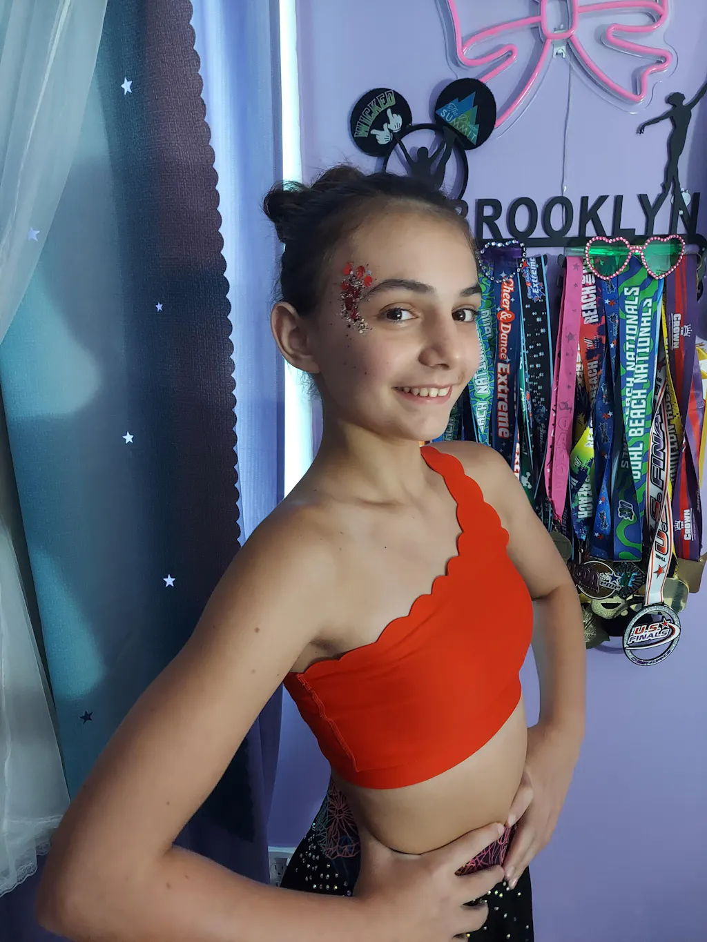 One Shoulder Scalloped Sports Bra in Red-FINAL SALE – Rebel Athletic