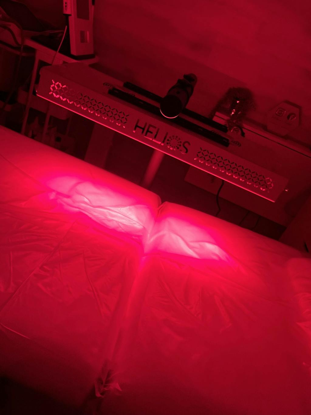 HELIOS 2 Series Stand – Red Light Therapy UK