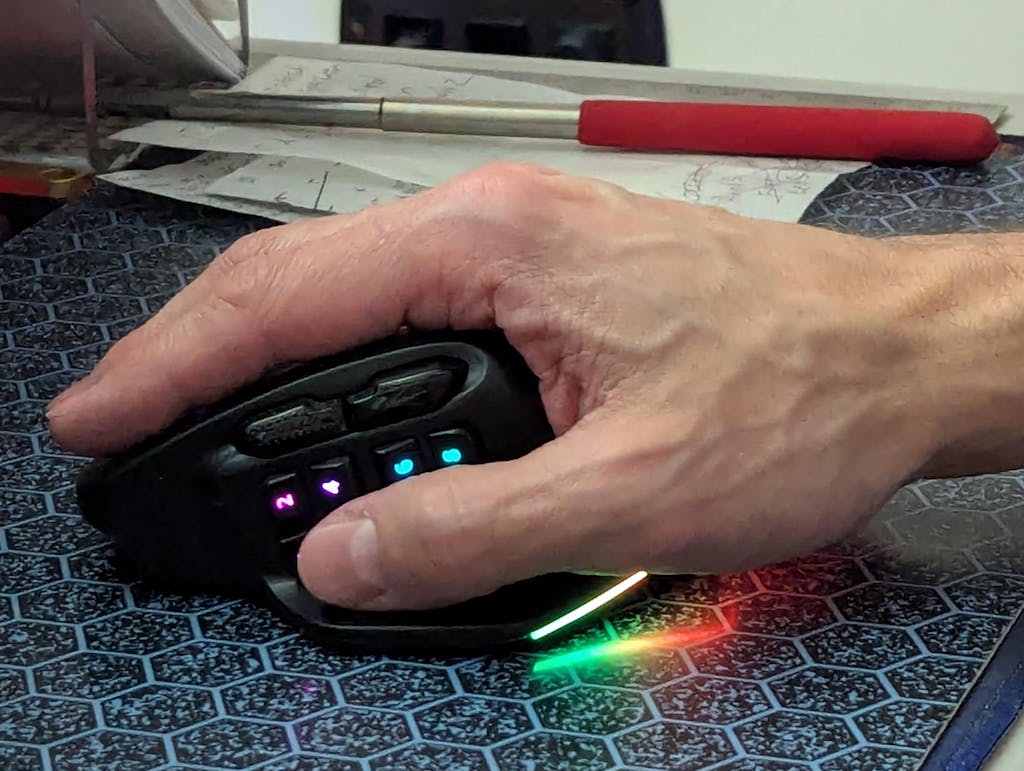 Upgrade Your Gaming with Redragon M811 PRO Wireless MMO Gaming Mouse ...