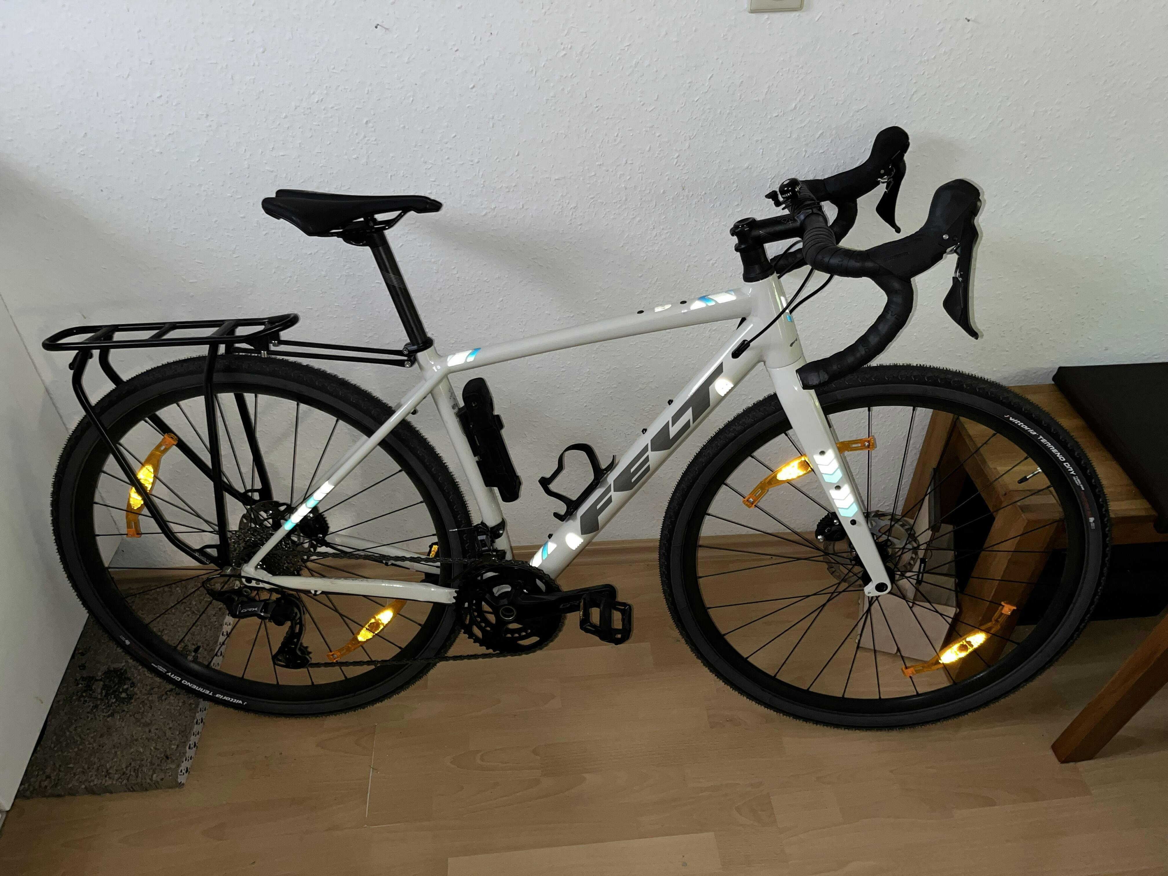 Reflektierende Aufkleber - Chevrons / Pfeile – REFLECTIVE Berlin