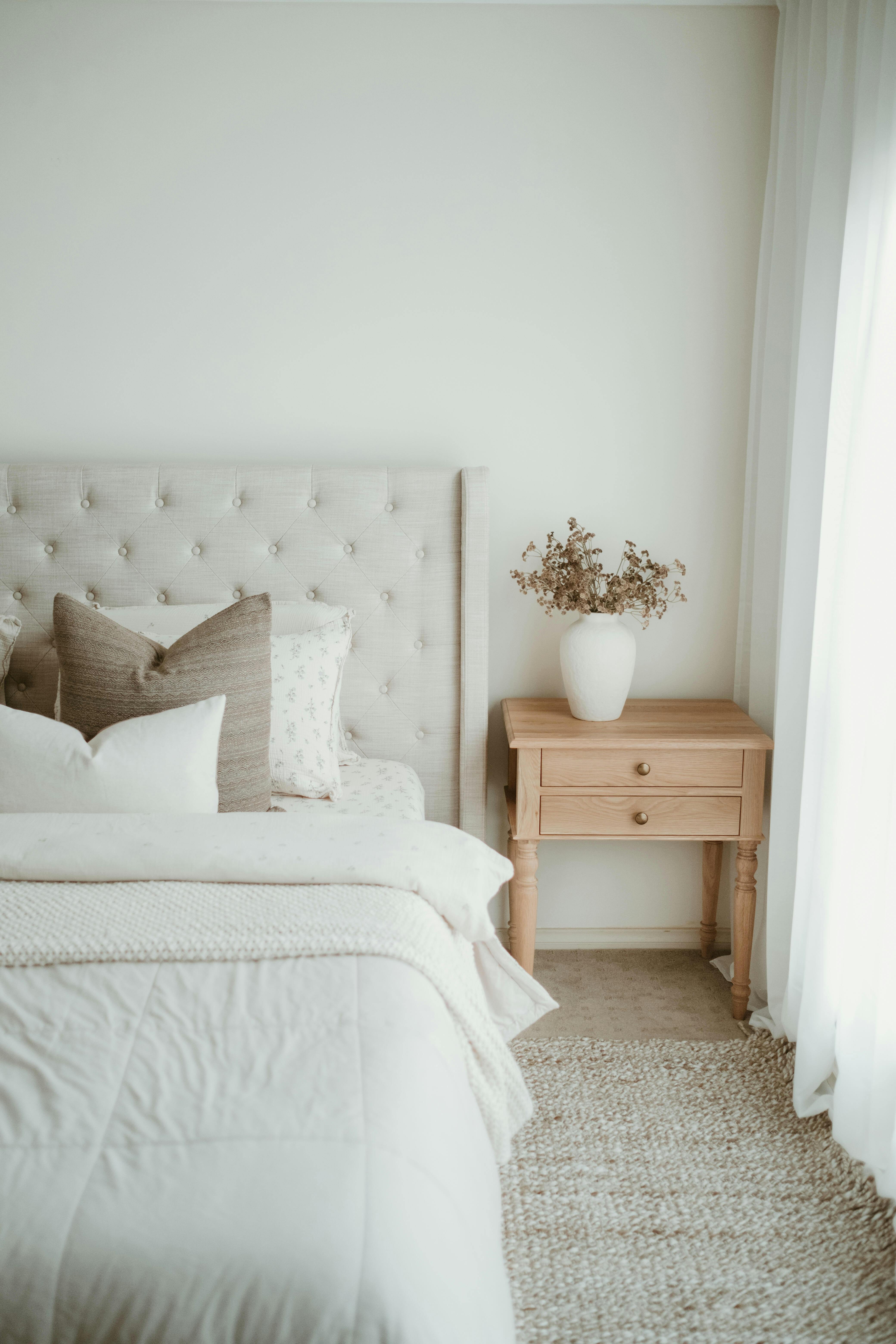 Chloé Bedside Table