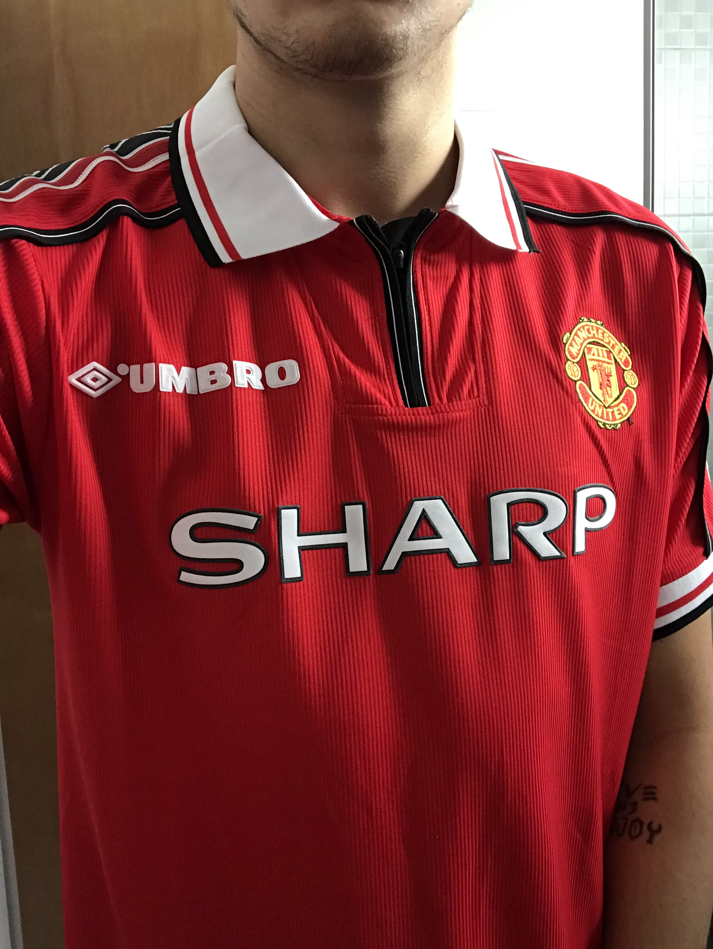 Manchester United 1998/99 Home Jersey – Retros League