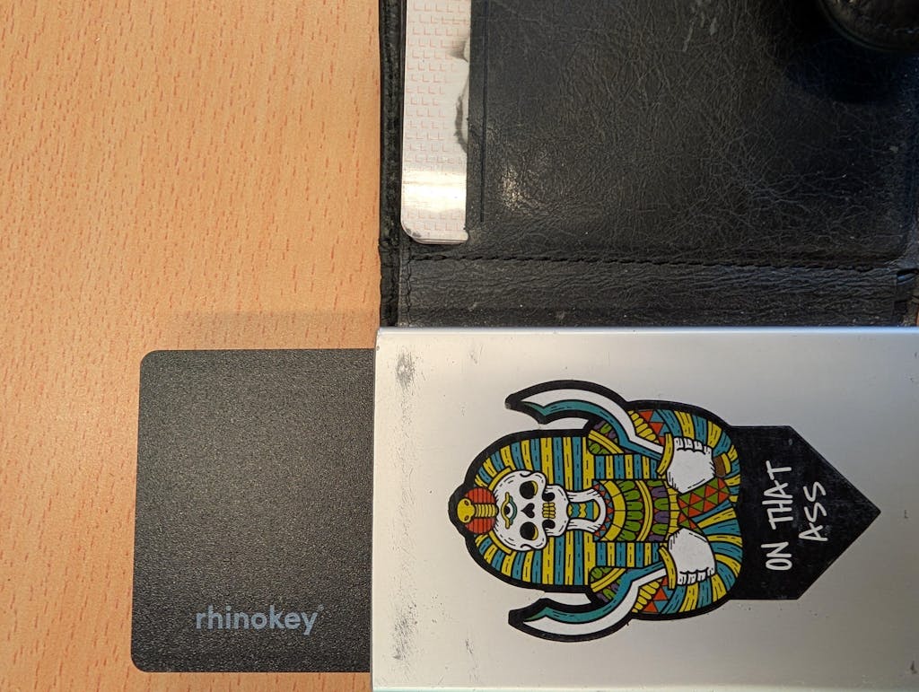 Rhinokey® Smart - The Modern Trackable Key Organizer and Flashlight