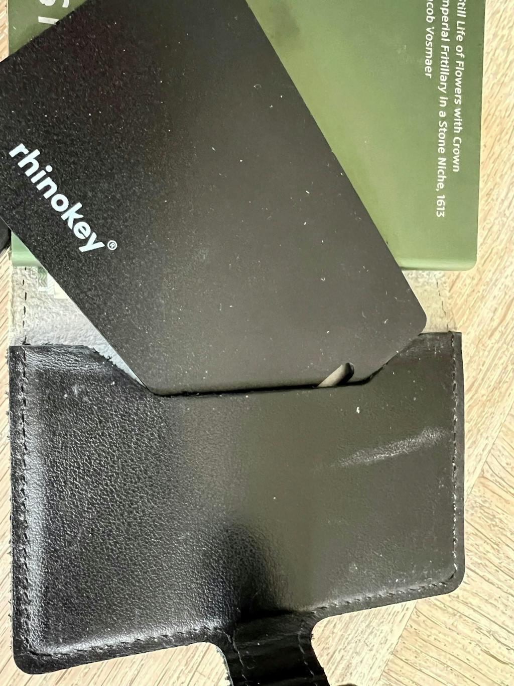 Rhinokey® Smart - The Modern Trackable Key Organizer and Flashlight