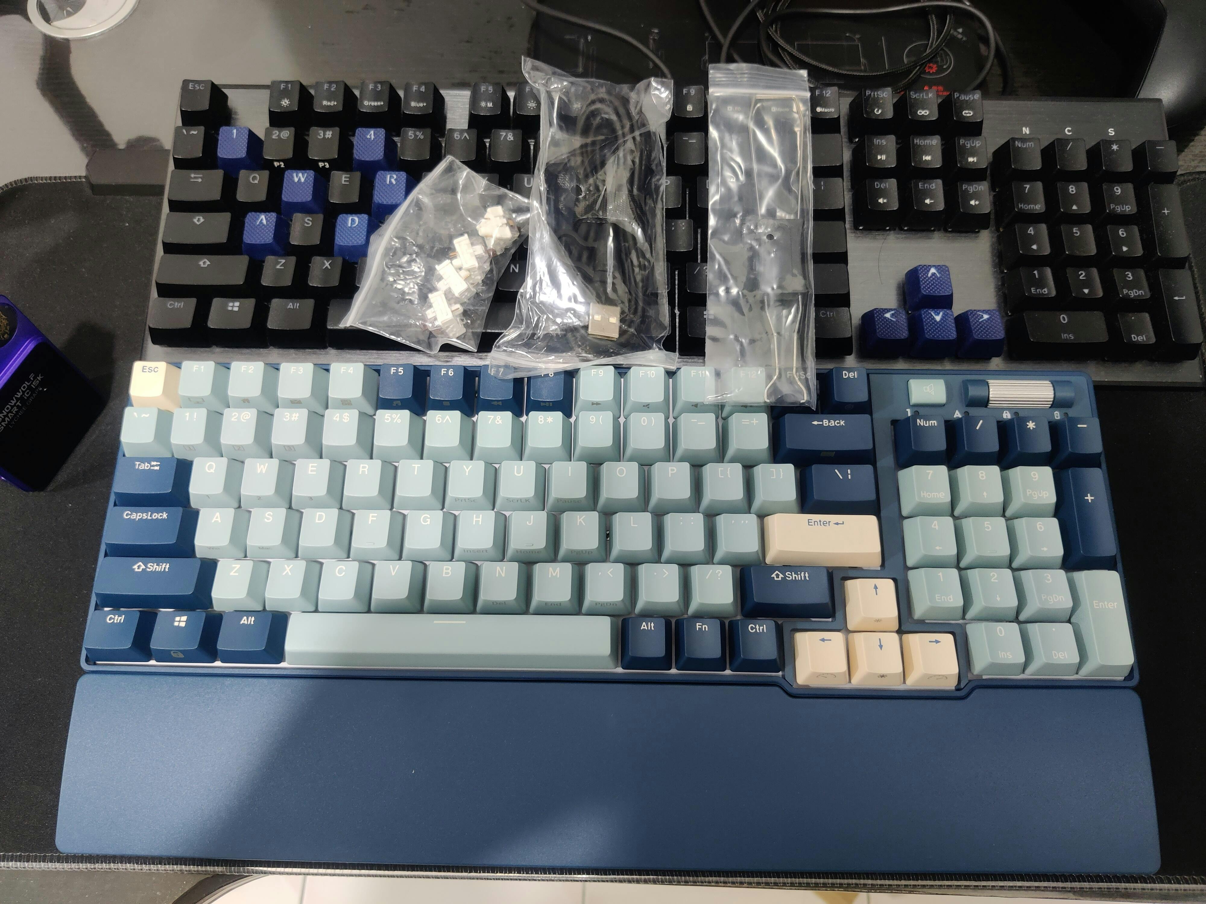 RK ROYAL KLUDGE RK96 Wireless Hot-Swappable RGB Keyboard, Forest Blue ...