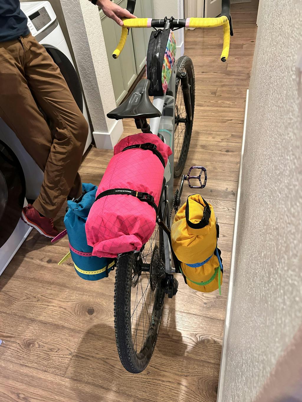 Road Runner Bags Buoy Bag Waterproof Dry Sack made for Bike Packing: 7 ...