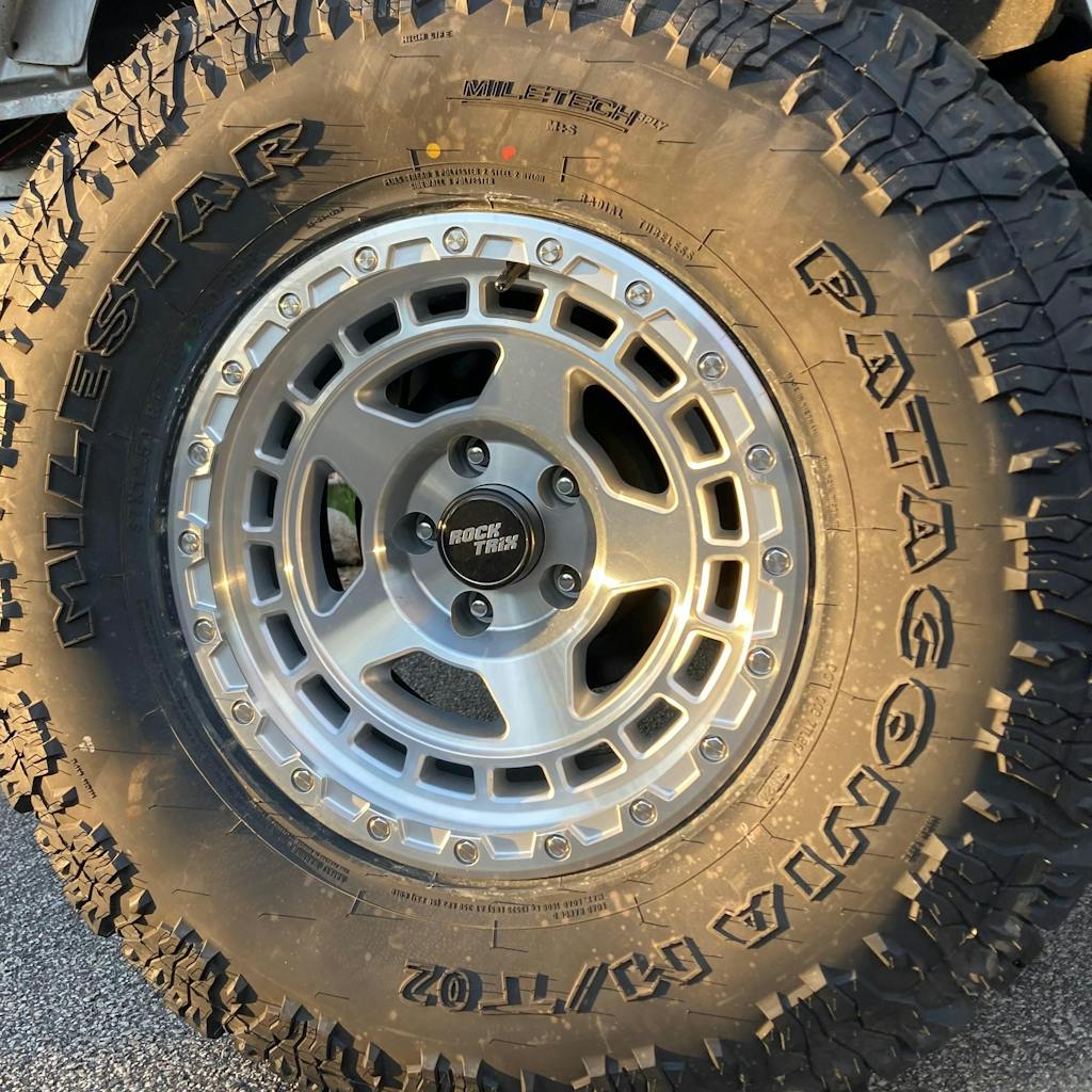 Rocktrix RT115 - Modern 5 Spoke, 17x9 Wheels – Rocktrix Offroad