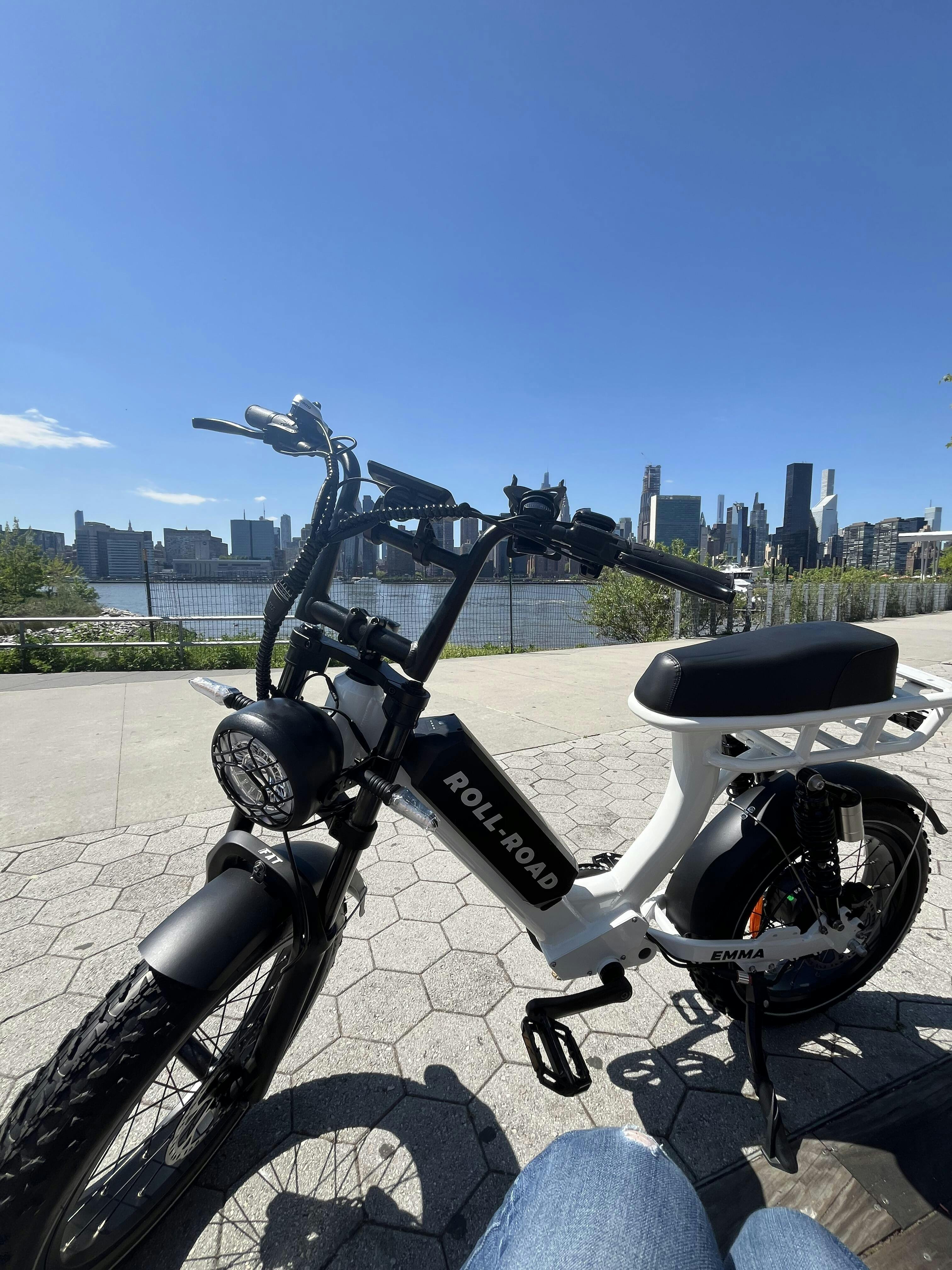 EMMA 1000W Ebike 30+MPH|Moped Style Ebike – Roll Road Ebike