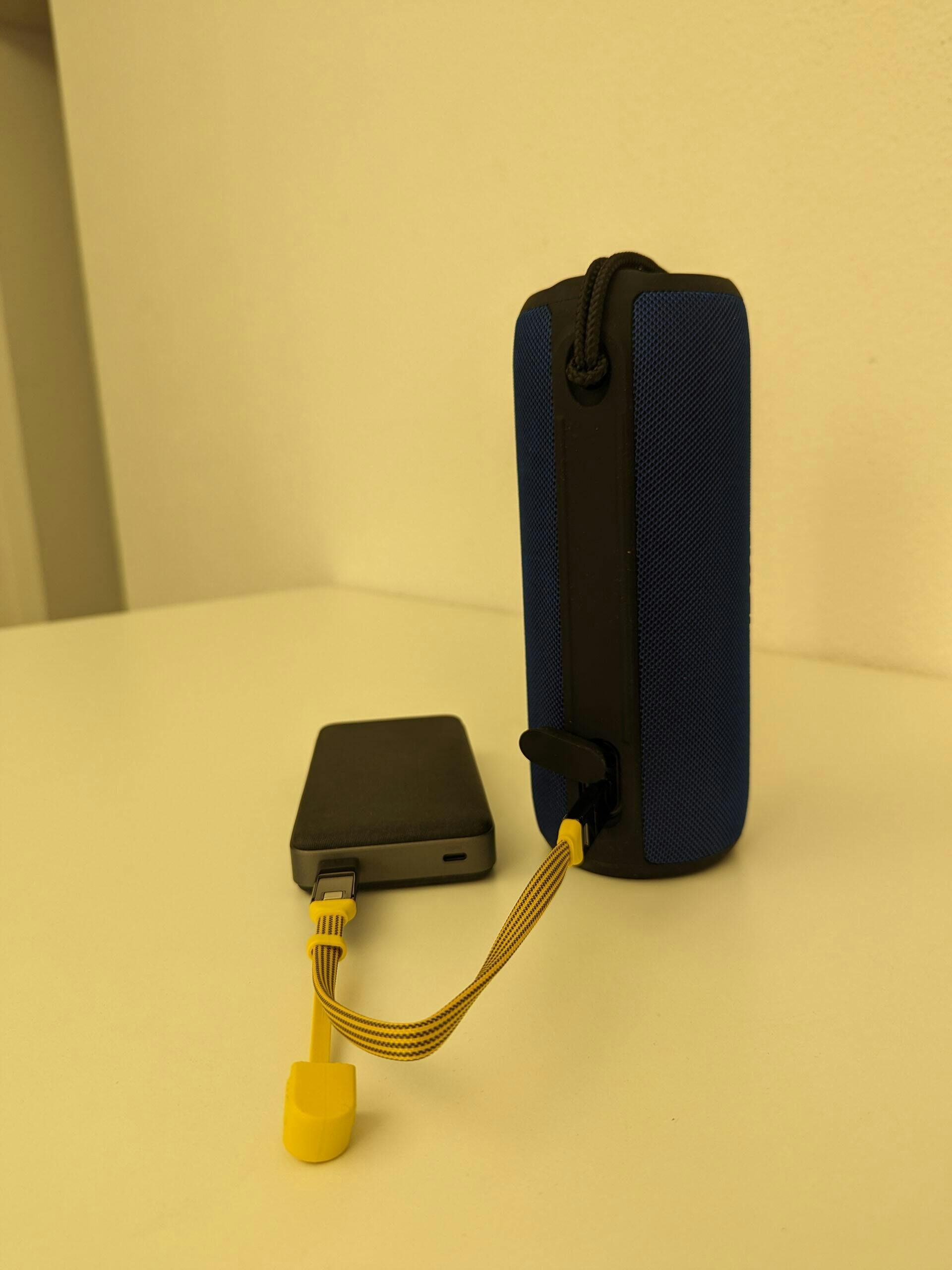 Rolling Square inCharge® XL 30cm / 1ft | Multi charging cable | 6 ...