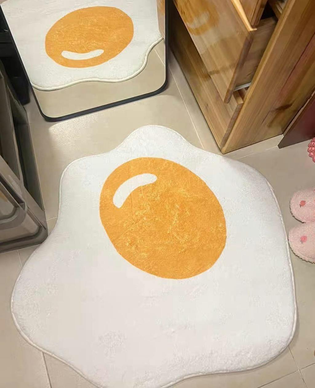 Fried Egg Accent Rug - Shop Online on roomtery