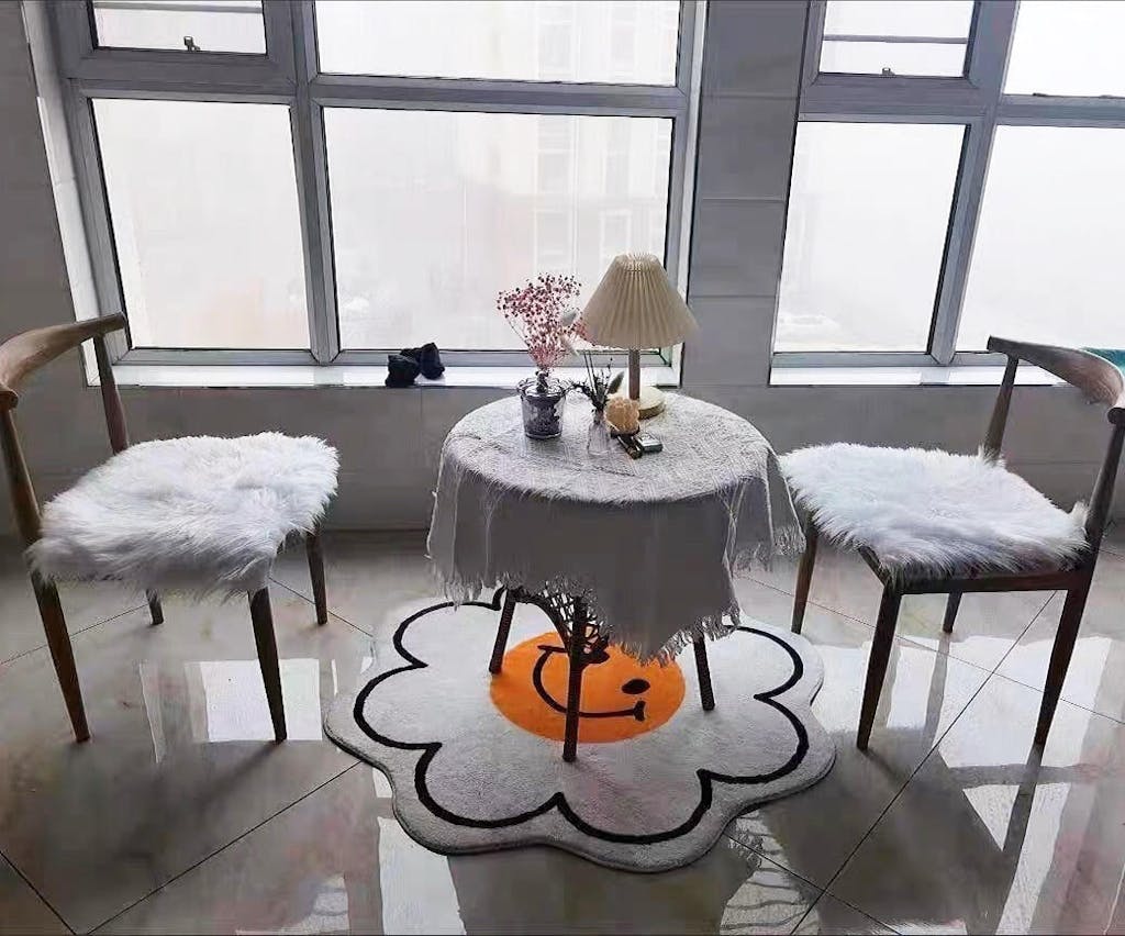 Daisy Flower Accent Rug - Shop Online on roomtery