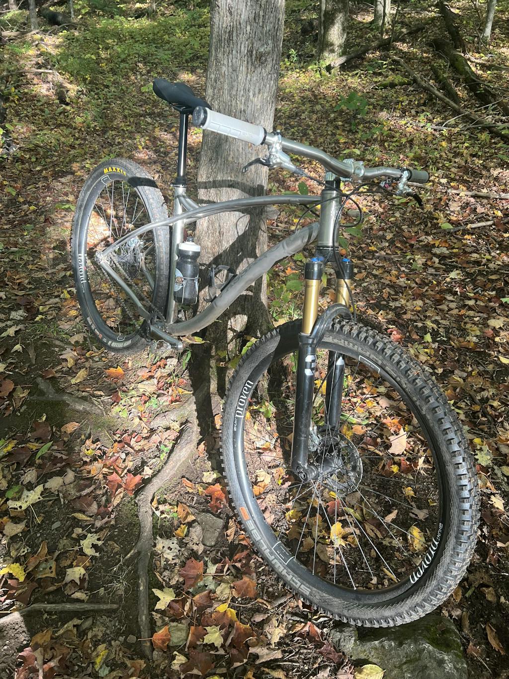 Roost Titanium Riser Handlebars - Roost bike