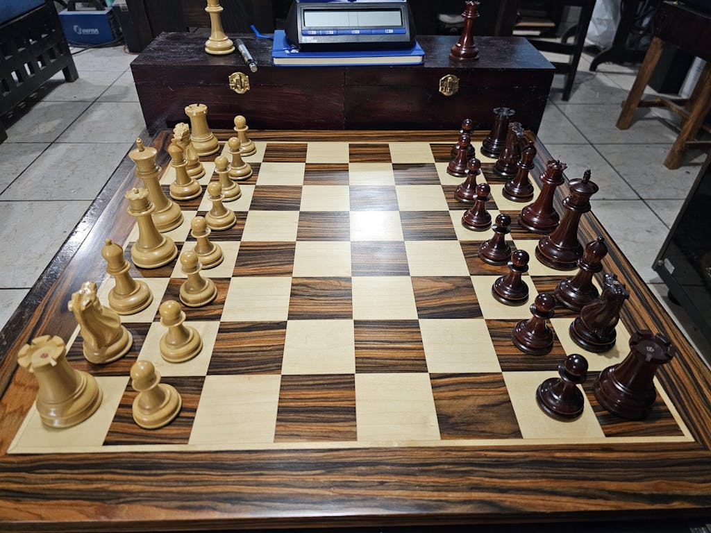 Check the Royal Chess Mall review and purchase your favorite chess sets ...