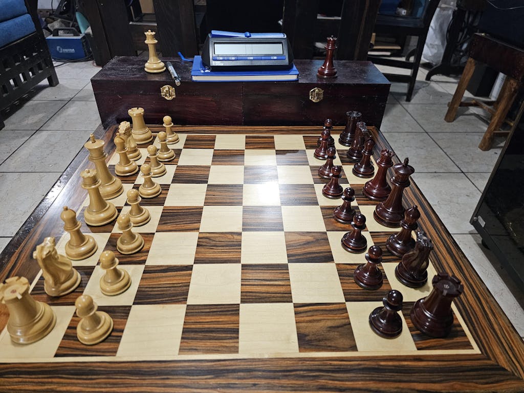 Check the Royal Chess Mall review and purchase your favorite chess sets ...