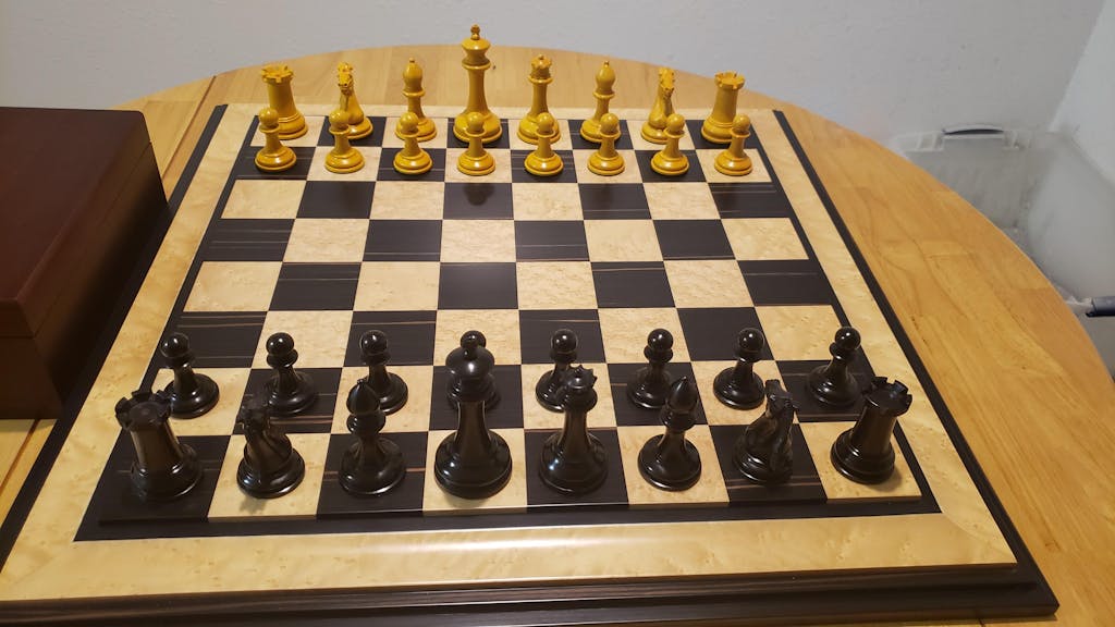 Check the Royal Chess Mall review and purchase your favorite chess sets ...
