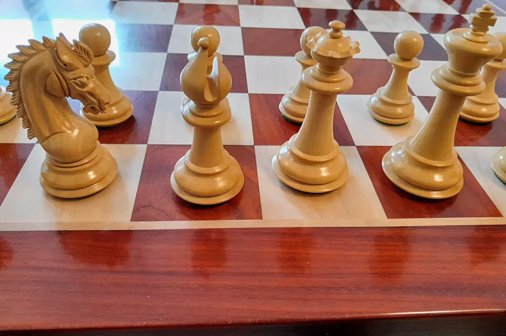 Check the Royal Chess Mall review and purchase your favorite chess sets ...