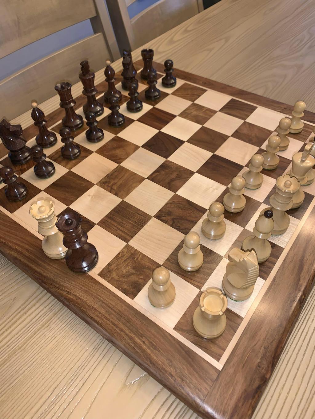 Check the Royal Chess Mall review and purchase your favorite chess sets ...