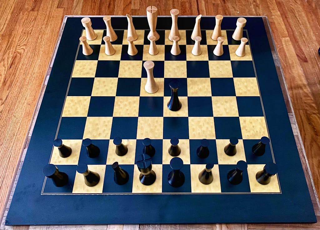 Check the Royal Chess Mall review and purchase your favorite chess sets ...