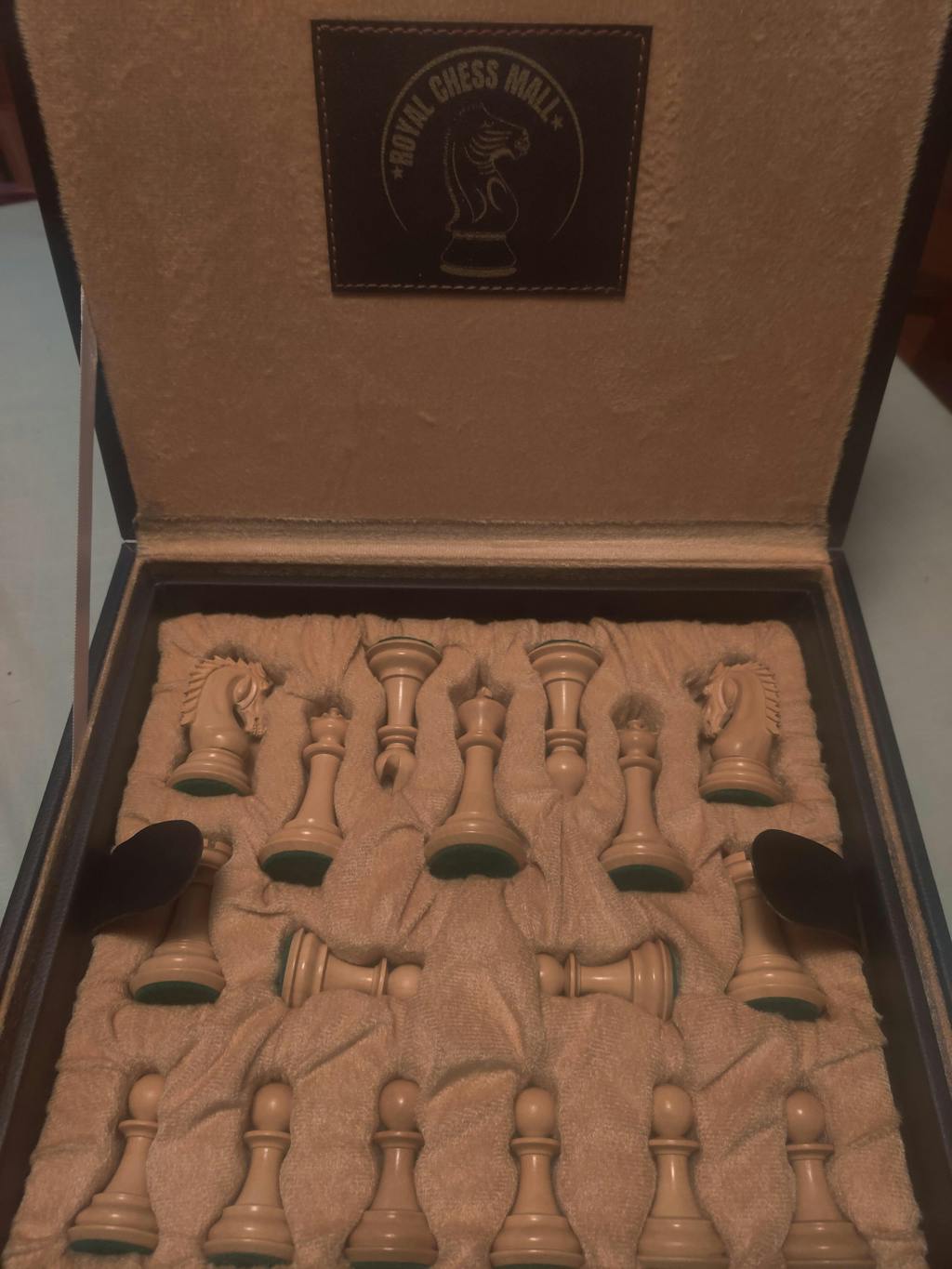 Check the Royal Chess Mall review and purchase your favorite chess sets ...