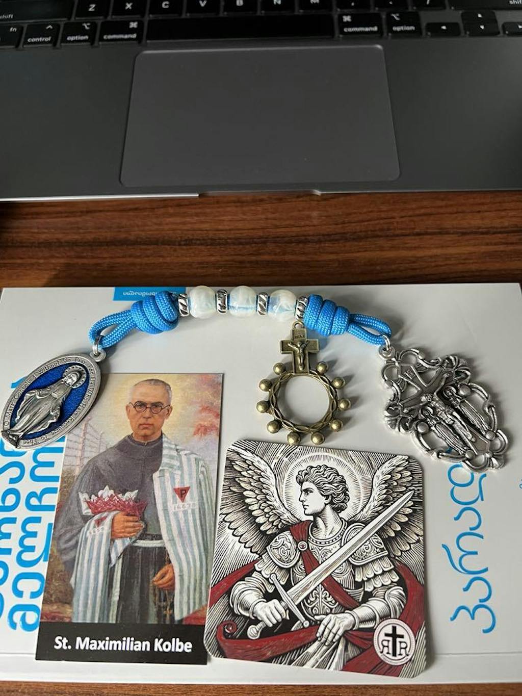 Pray the Simple but Powerful Three Hail Mary Chaplet - Rugged Rosaries®