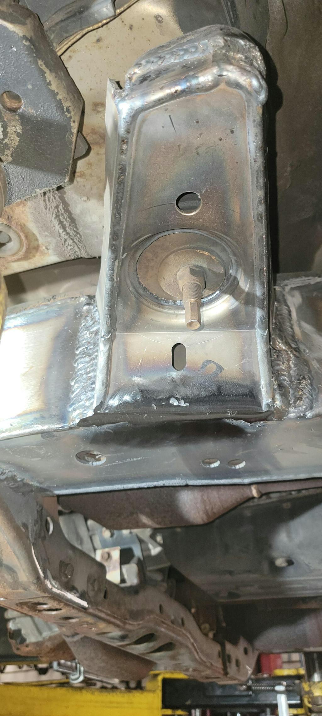 Rust Buster Front Body Frame Mount For 4Runner/FJ Cruiser/GX470 RB8429