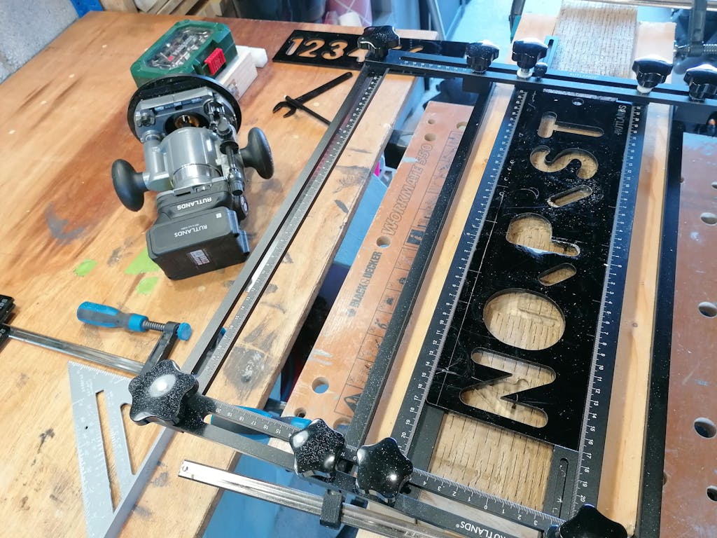 Router Sign Making Kit with Easy Jig | Next Day Delivery – Rutlands Limited