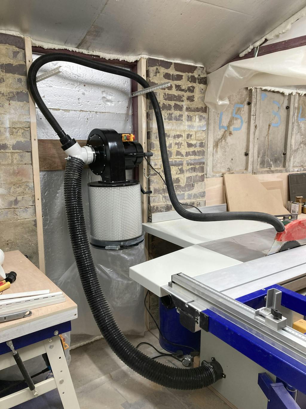 Wall-Mount Fine Filter Dust Extractor | Next Day Delivery – Rutlands ...